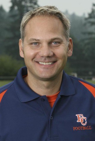 Skyline football team hires new defensive coordinator | Issaquah Reporter