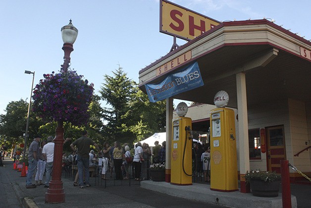 Issaquah to participate in Main Street Tax Credit program, downtown ...