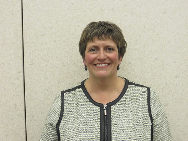 Lisa Callan to challenge Meryweather for spot on Issaquah School Board ...