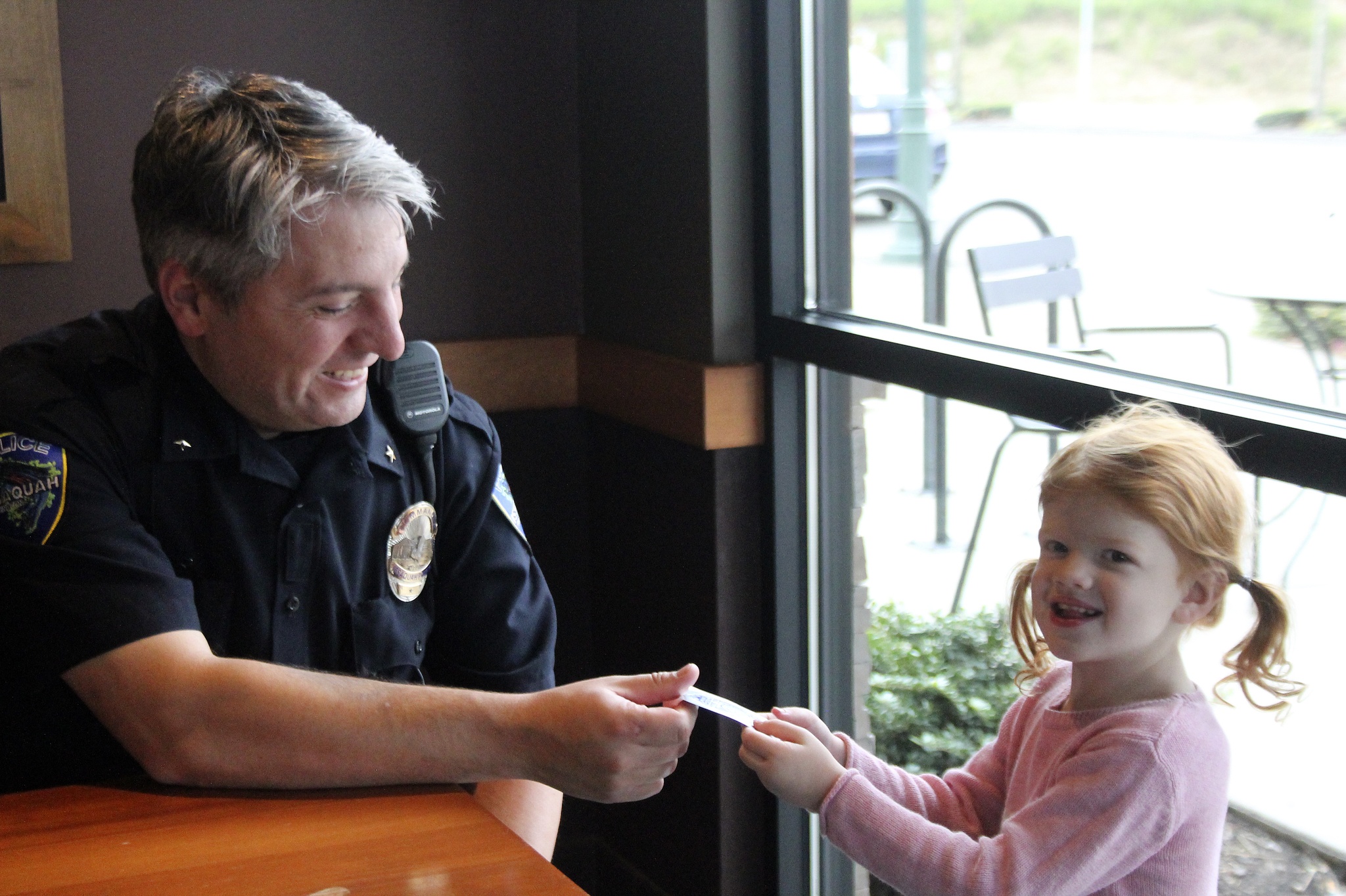 ‘Coffee with a Cop’ builds trust between Issaquah community, police ...