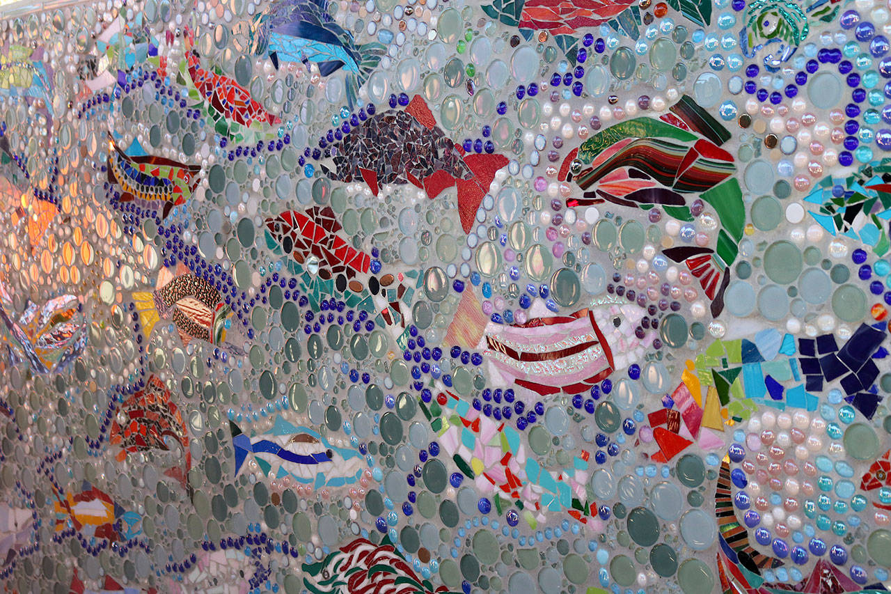 ‘A gift to everyone’ | Community-made mural brings rainbow to Issaquah ...