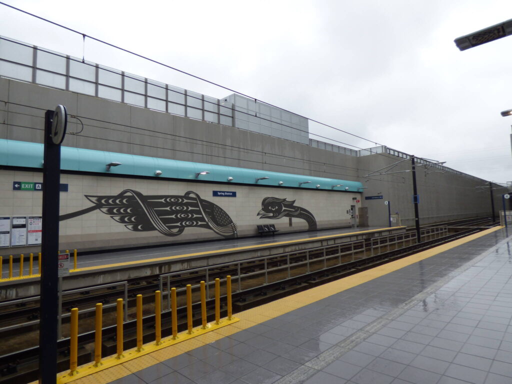 Long-awaited Bellevue-to-Redmond light rail line opens for riders ...